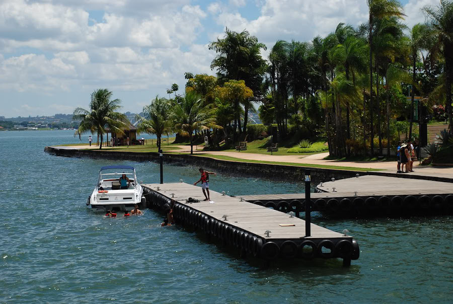Em Brasília, orla do Lago Paranoá começa a ser desobstruída - Brasil News
